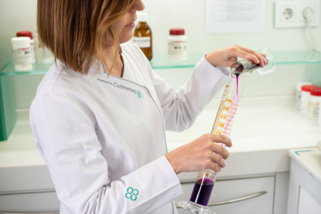 Laboratorio elaboración Medicamentos de Farmacia Colmenero
